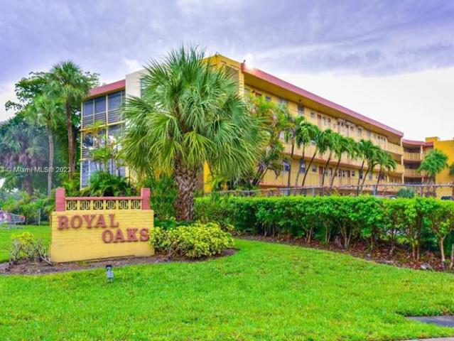 447 195th St NE #219, Miami, FL 33179