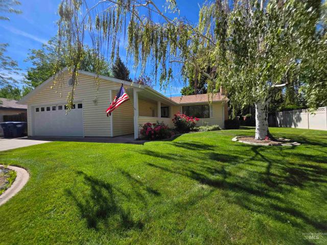 447 Crestview Dr