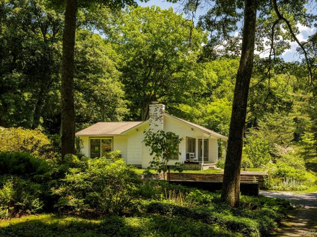 447 Butts Hollow Road