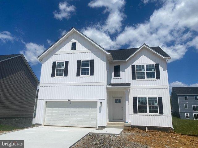 447 Buckeye Dr, Shenandoah Junction, WV 25442