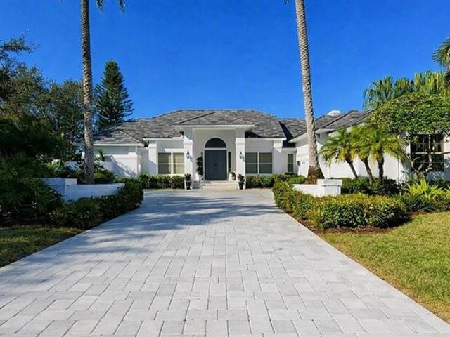 447 E Macewen Dr, Osprey, FL 34229