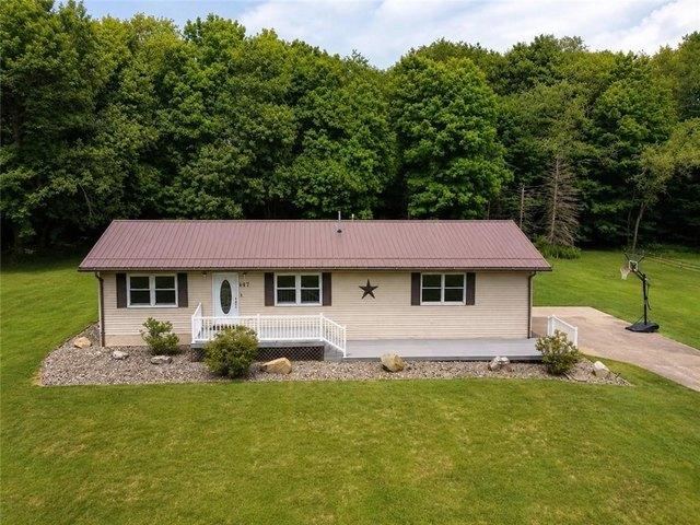 447 Latonka Dr, Mercer, PA 16137
