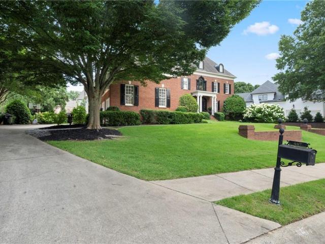447 Langley Oaks Drive SE