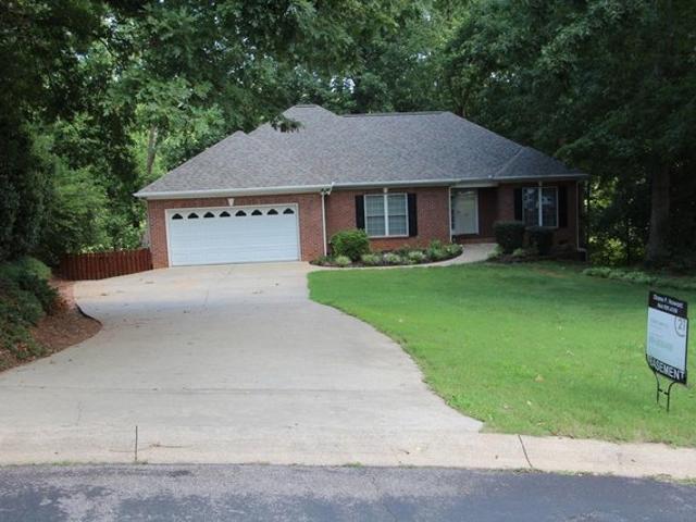 447 Maplecroft St, Spartanburg, SC 29303
