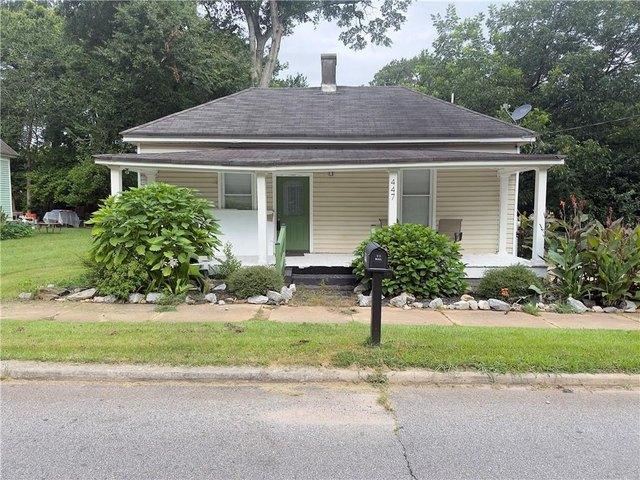 447 N 9th St, Griffin, GA 30223