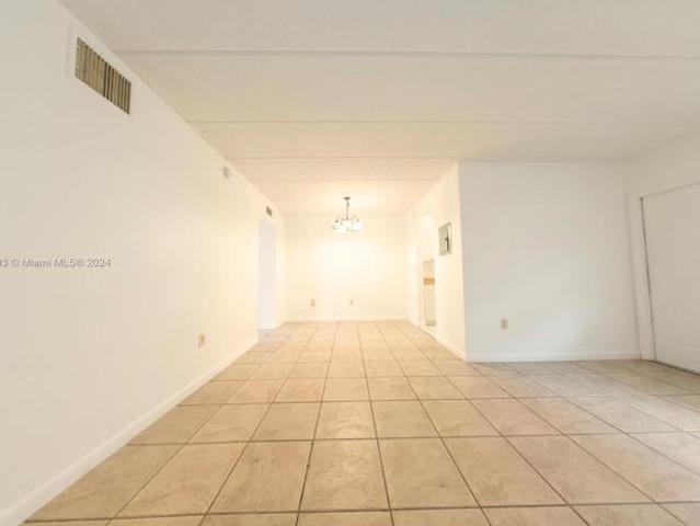 447 NE 125th St #7, North Miami, FL 33161