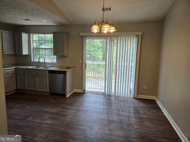 447 Sherwood Cir, Stone Mountain, GA 30087 | MLS #10764