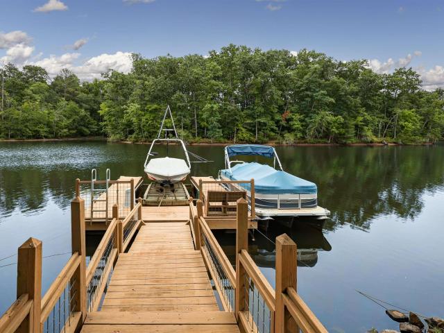 447 Payes Point