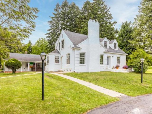 4484 Lakeshore Rd, Lexington, MI 48450
