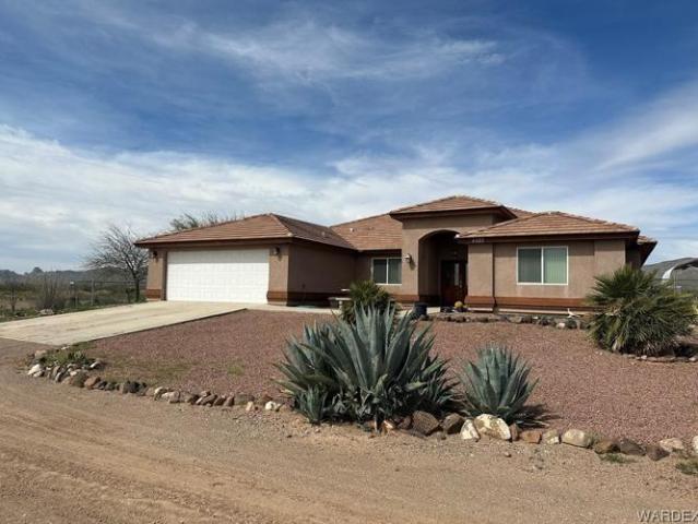 4485 Drake Rd, Golden Valley, AZ 86413