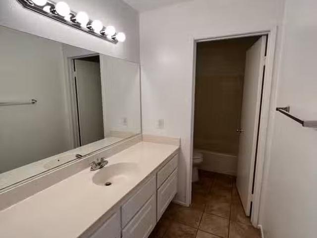 4485 Thornbush Dr Houses in Hemet, CA