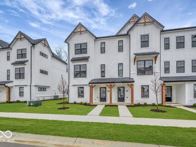 4485 Yellowwood Ave, Brownsburg, IN 46112 | MLS #22089 | Compass