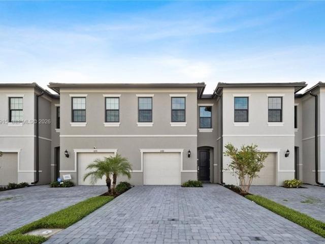 4488 Appleton Cir E, Oakland Park, FL 33309