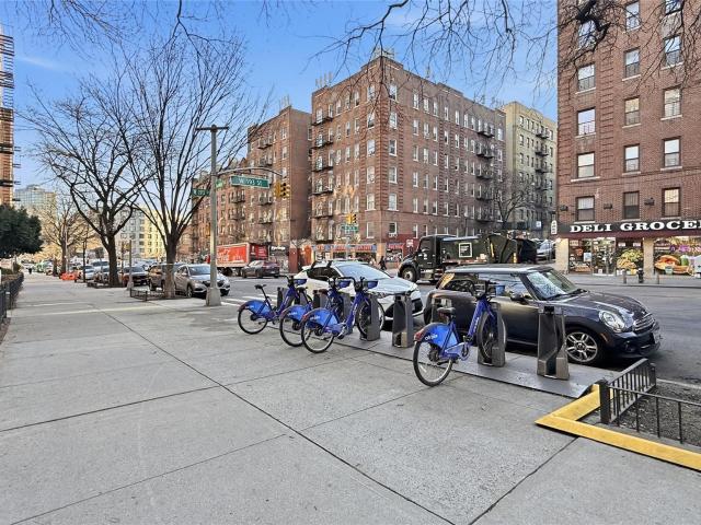 4489 Broadway, Unit 2D