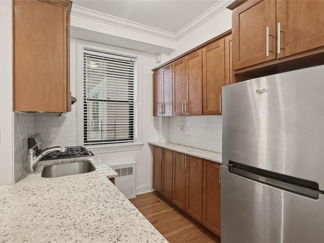 4489 Broadway 2D
