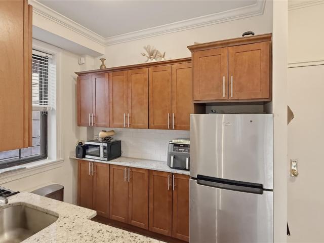 4489 Broadway 2D