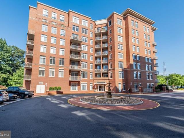 4480 Market Commons Dr Unit 416, Fairfax, VA 22033