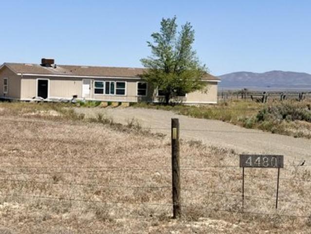 4480 Mountain View Dr, Winnemucca, NV 89445