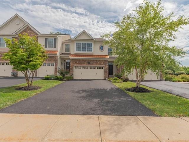 4480 Lenni Cir, Emmaus, PA 18049