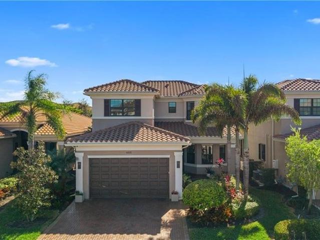4481 Aurora St, Naples, FL 34119