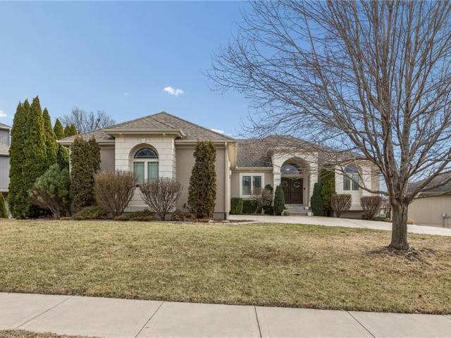 4481 SW Raintree Shore Dr, Lee's Summit, MO 64082 | MLS #2598