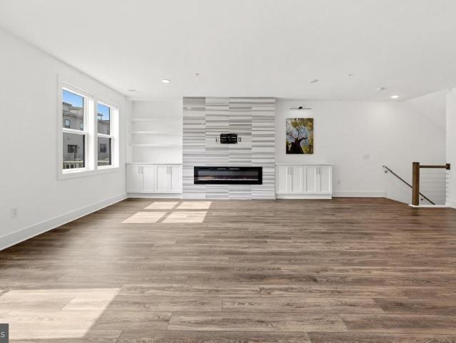 44824 Tiverton Square