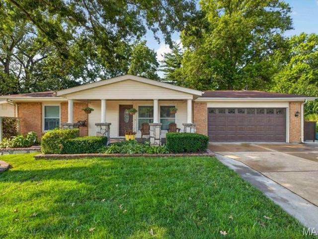 4482 Dantonaire Pl, Saint Louis, MO 63128