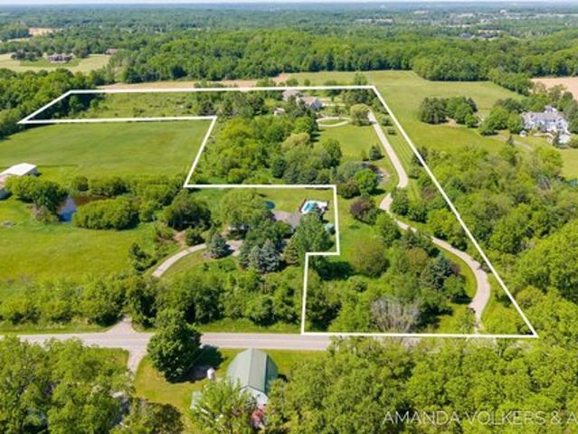 4483 76th St SW, Byron Center, MI 49315