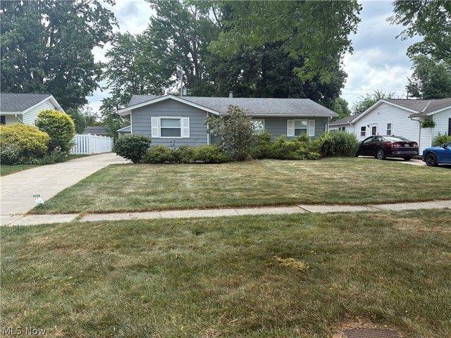 448 Chestnut Dr, Berea, OH 44017