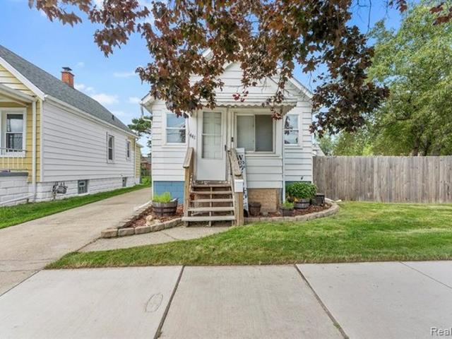 448 Bondie St, Wyandotte, MI 48192