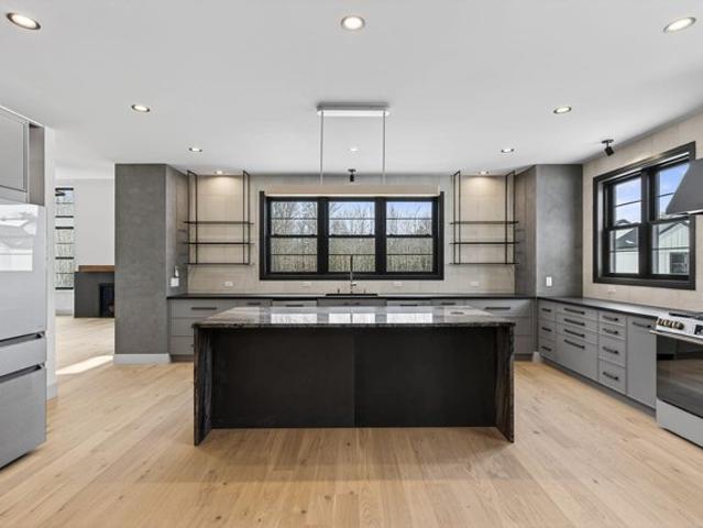 448 Blackstrap Rd, Falmouth, ME 04105