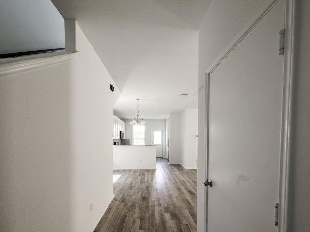 448 English Oak St