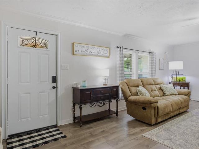 448 W Waco Avenue