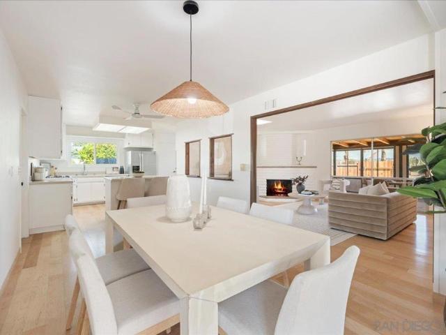 448 W Redondo
