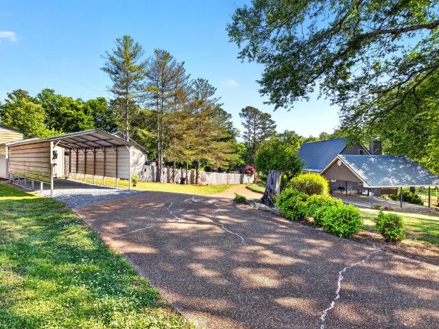 448 Windmill Lane