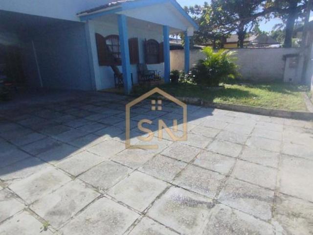 448C Casa com amplo terreno lado mar no Balneário Marissol
