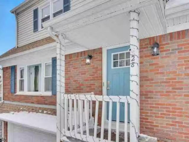 44960442 28 Macfarlan Ave