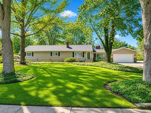 4498 Jaycox Rd, Avon, OH 44011