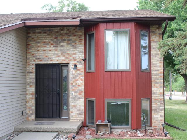 4498 4 Maple Lane