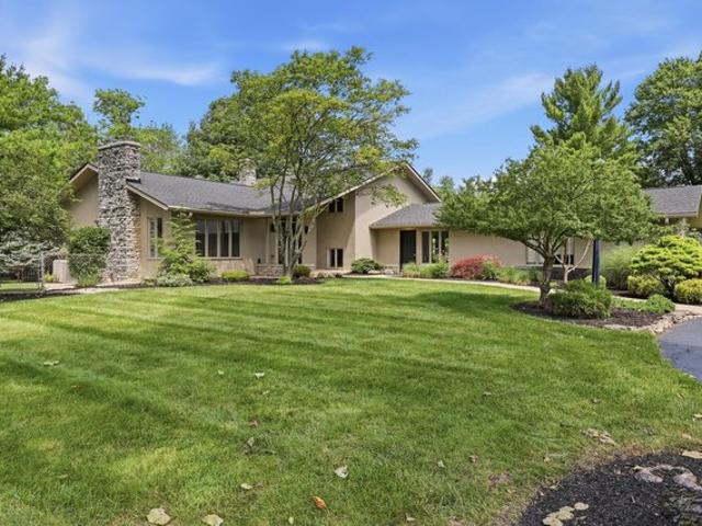 4499 Summit Ridge Dr, Upper Arlington, OH 43220
