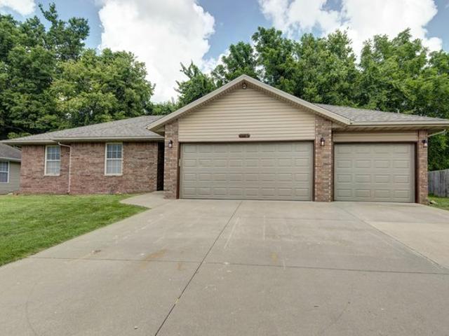 4499 W Nicholas St, Springfield, MO 65802