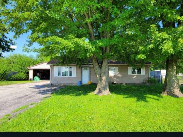 4490 Lake Dr, Granite City, IL 62040