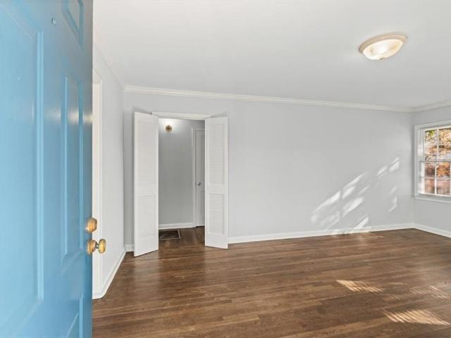 449 10th Street NW