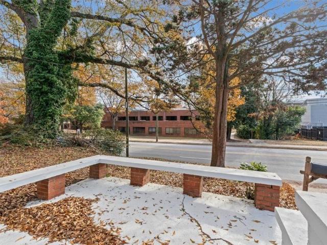 449 10th Street NW