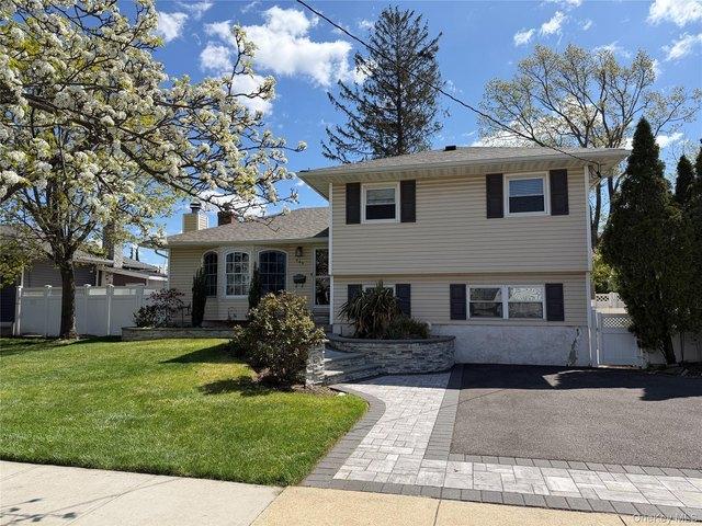 449 2nd Ave, Massapequa Park, NY 11762