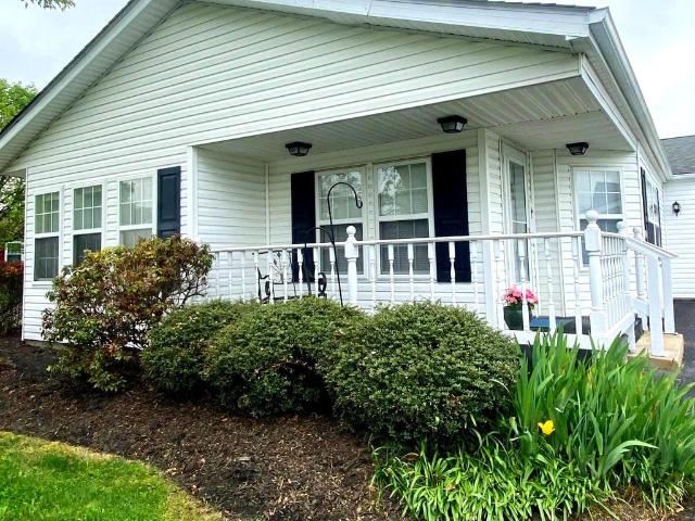 449 Grouse Court W