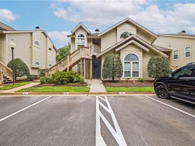 449 E Lake Cir, Chesapeake, VA 23322