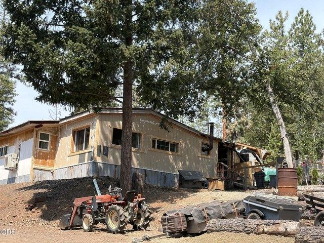 449 Flounce Rock Rd, Prospect, OR 97536