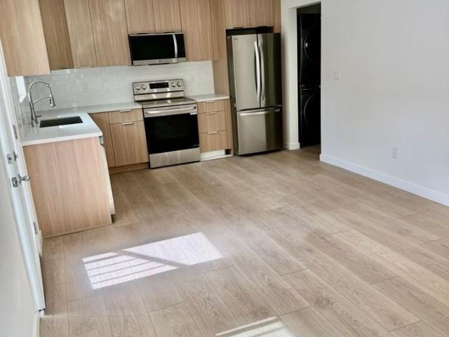 449 Oakhurst 1 Bedroom Apartment for Rent at 449 N Oakhurst Dr, Beverly Hills, CA 90210 Beverly Hills