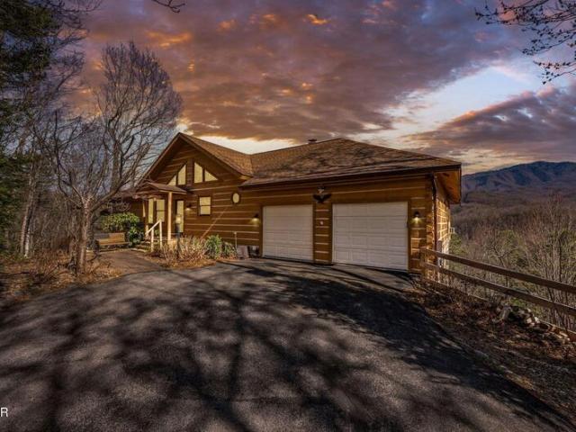 449 Lucerne Way, Gatlinburg, TN 37738